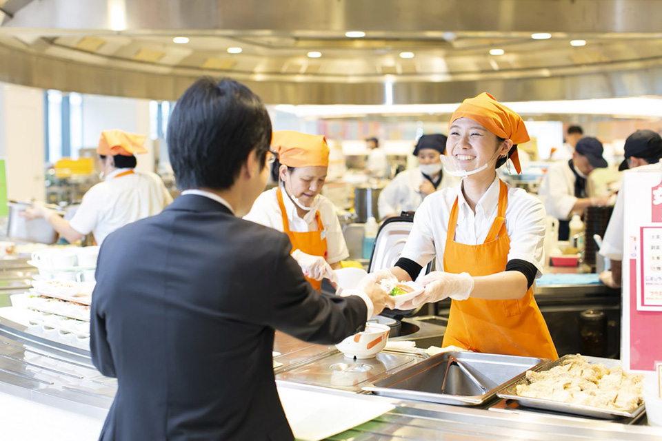 Secrets to company cafeteria meals that employees can’t resist Meet the ...